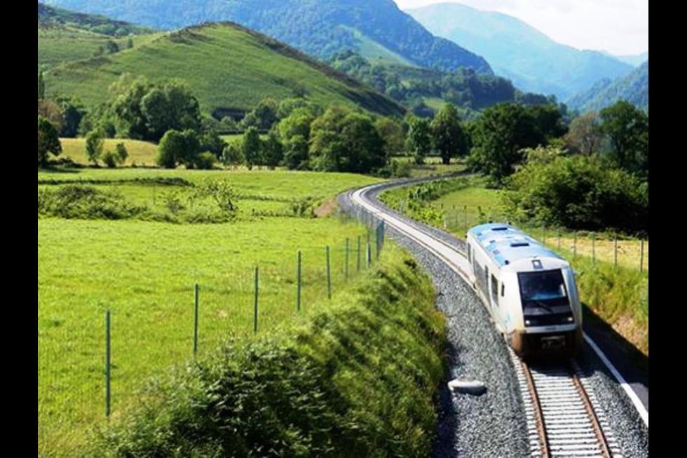 Pyrénées line reopens | News | Railway Gazette International